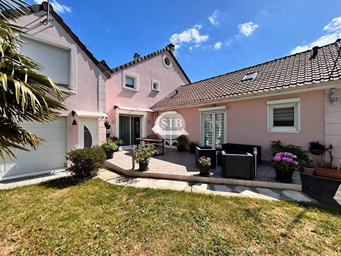 Maison à vendre - Leuville-sur-Orge - 5 pièces - 3 chambres