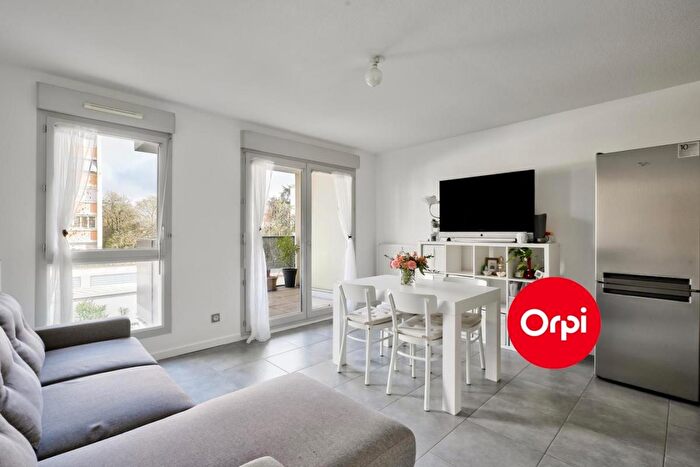 Appartement à vendre - Saint-Priest, Centre-ville - 2 pièces - 1 chambre