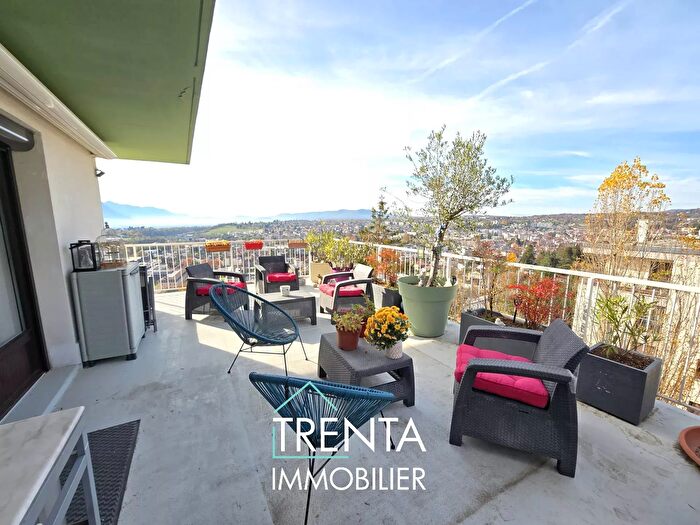 Appartement à vendre - Voiron, Centre-ville, Gare - 4 pièces - 3 chambres