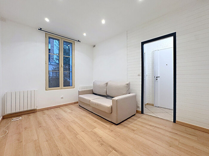 Appartement à louer - Puteaux, Pressensé, Rives de Seine - 3 pièces - 2 chambres