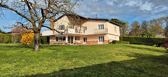 Maison 8 pièces à Charnay-lès-Mâcon, à vendre