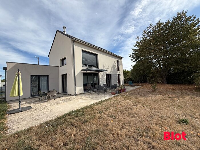 Cesson-Sévigné, Centre-ville, La Hublais, Beausoleil : Maison 6 pièces à vendre
