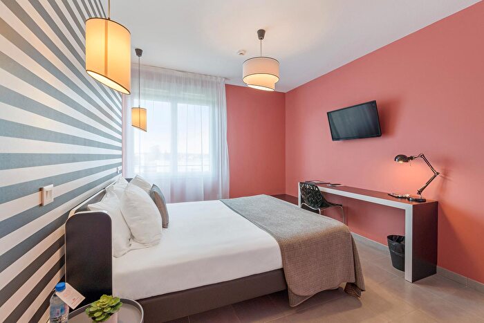 Maisons à vendre et appartements à louer - 1