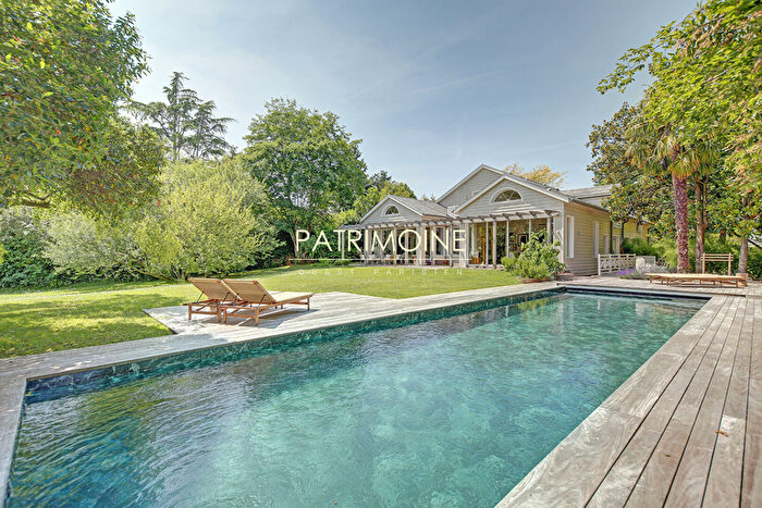 Maison à vendre - Saint-Nom-la-Bretèche - 10 pièces - 5 chambres