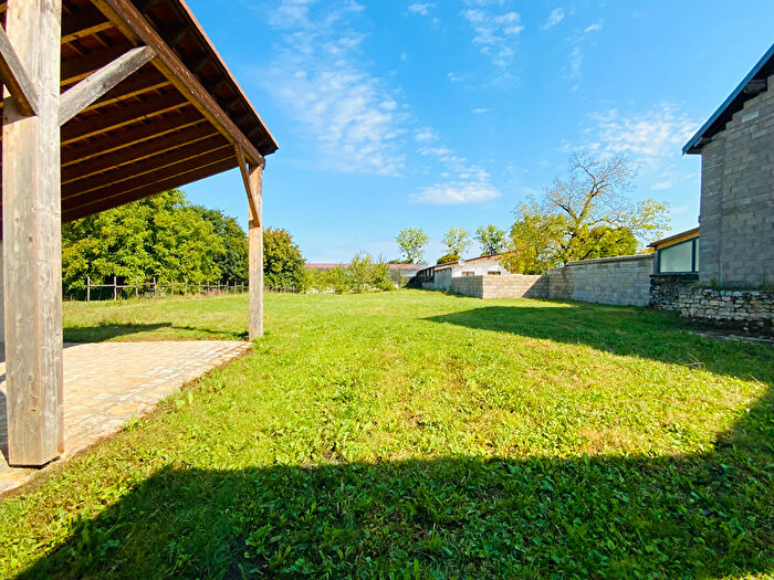Maison à vendre - Neuvelle-lès-la-Charité - 5 pièces - 3 chambres
