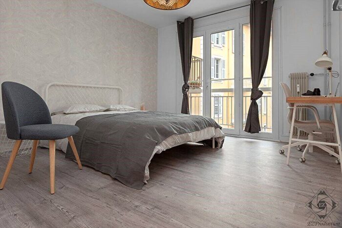 Appartement à louer - Centre-Stade, Chambéry - 1 pièce