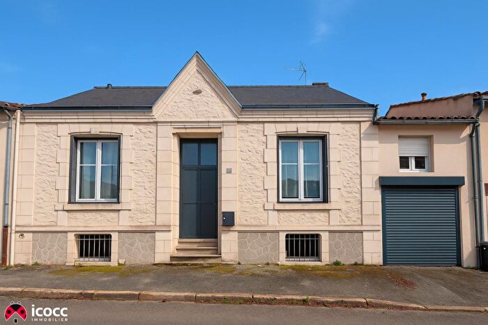 Maison à vendre - Luçon - 6 pièces - 3 chambres