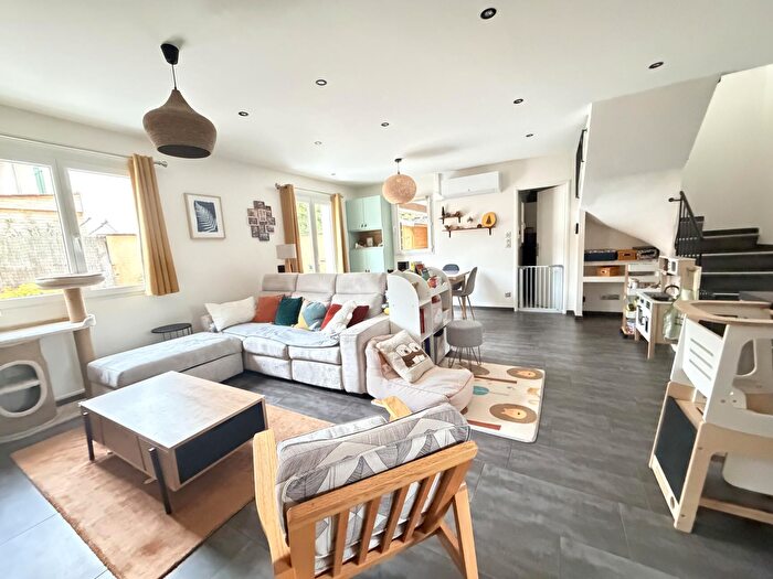 Maisons à vendre et appartements à louer - 3