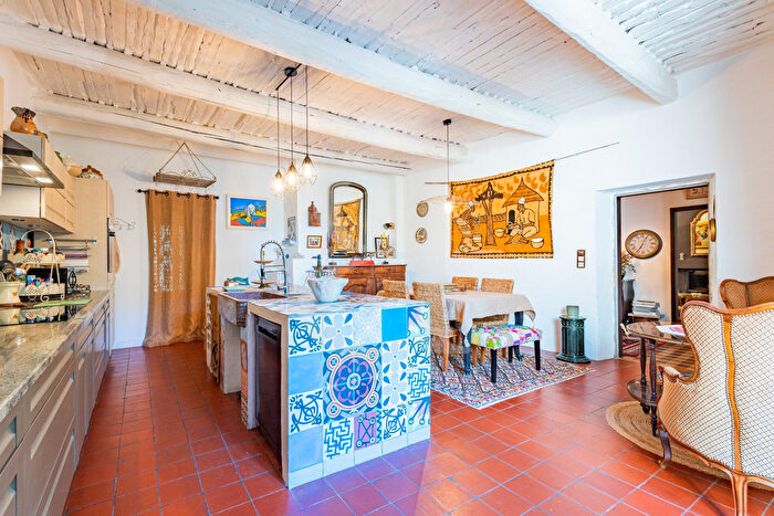 Maison à vendre - Sainte-Cécile-les-Vignes - 8 pièces - 6 chambres