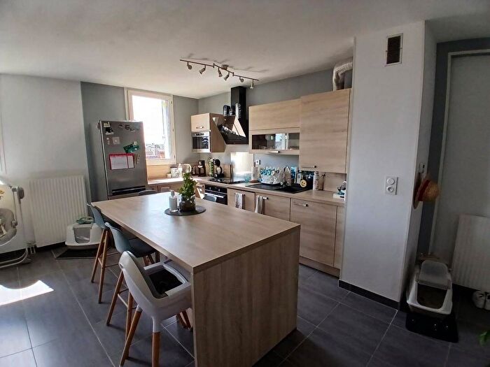 Est, Margny-lès-Compiègne : Appartement 3 pièces à louer