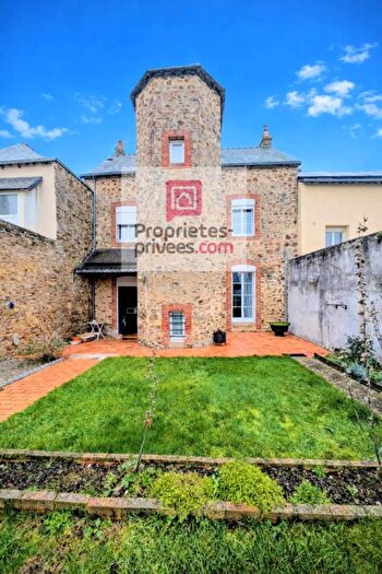 Maison 4 pièces à Cossé-le-Vivien, à vendre