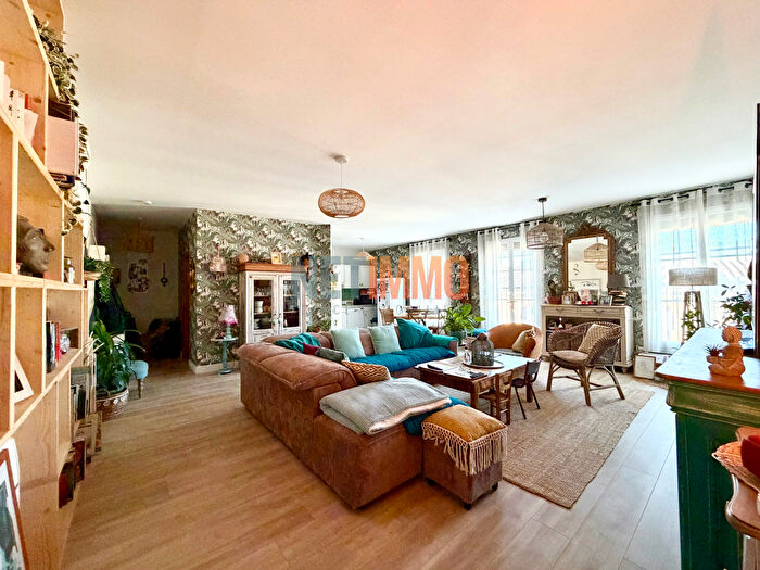 Appartement à vendre - Vauvert - 4 pièces - 3 chambres