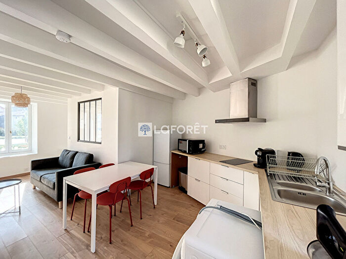 Appartement à louer - Bourgoin-Jallieu, Libération, Barbusse - 1 pièce