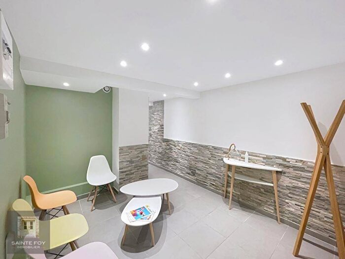 Appartement à louer - Sainte-Foy-lès-Lyon - 2 pièces