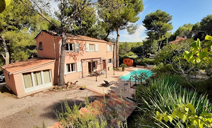 Maison à vendre - Velaux - 5 pièces - 4 chambres