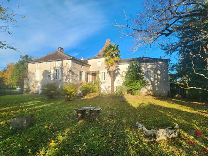 Maison à vendre - Luzech - 13 pièces - 7 chambres