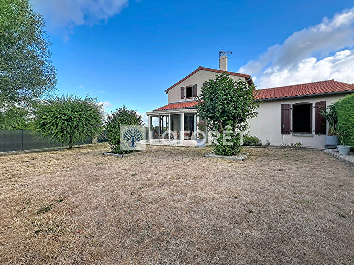 Maison 7 pièces à La Chapelle-Saint-Laurent, à vendre