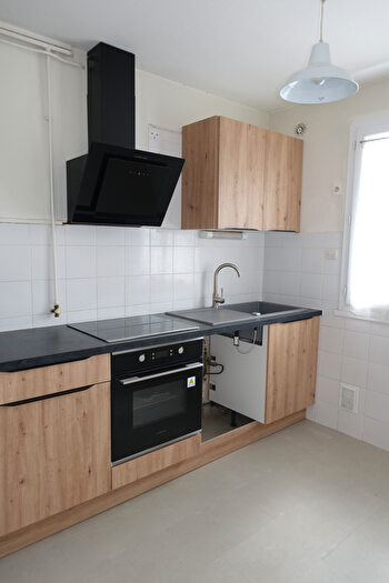 Appartement 4 pièces à Grenoble, Bajatière, à louer