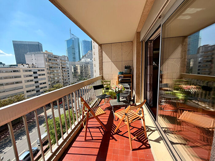 Appartement 4 pièces à Courbevoie, Hôtel de ville, à vendre