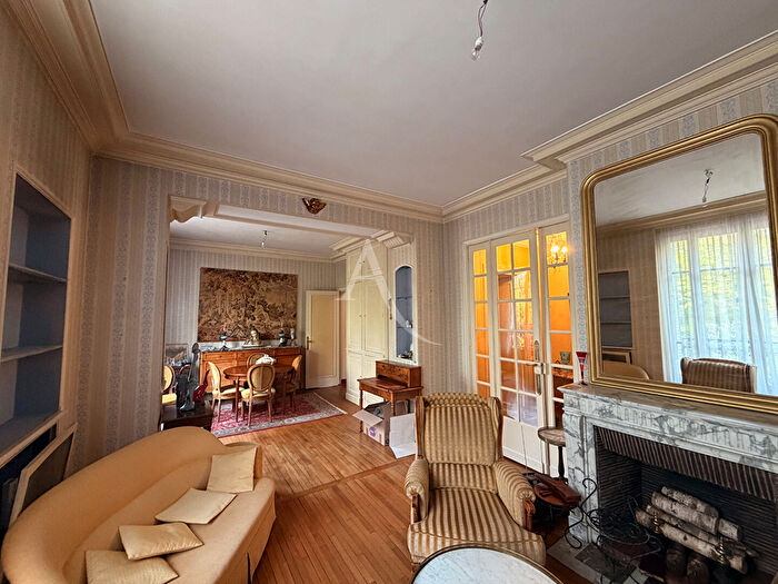 Appartement à vendre - Reims, Centre-ville - 4 pièces - 2 chambres