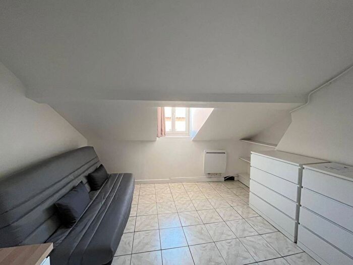 Appartement 1 pièce à Bellevue-Centre Ville, Yerres, à louer