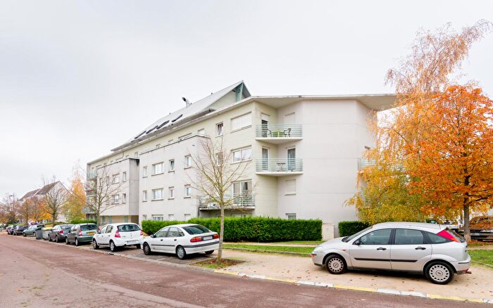 Chevigny-Saint-Sauveur - Appartement 4 pièces à louer