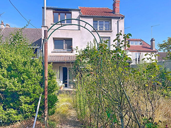 Montesson, Centre-ville - Maison 11 pièces à vendre
