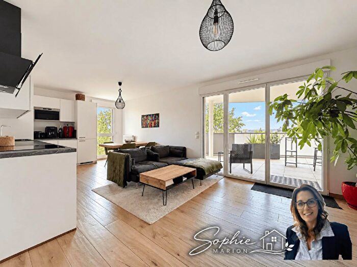 Décines-Charpieu, Centre-ville - Appartement 4 pièces à vendre