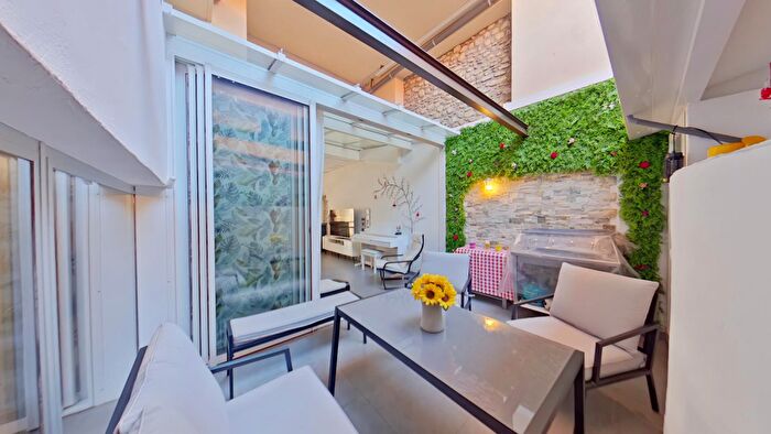 Maison 10 pièces à Prades, à vendre