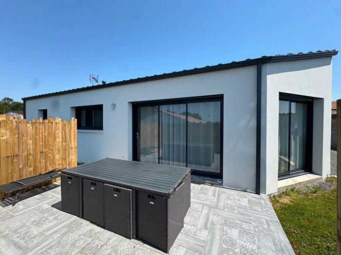 Maison 4 pièces à La Garnache, à vendre