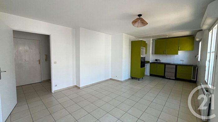 Trappes, Village, Cité Nouvelle : Appartement 2 pièces à louer