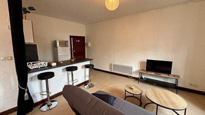 Appartement 1 pièce à Mane, à louer
