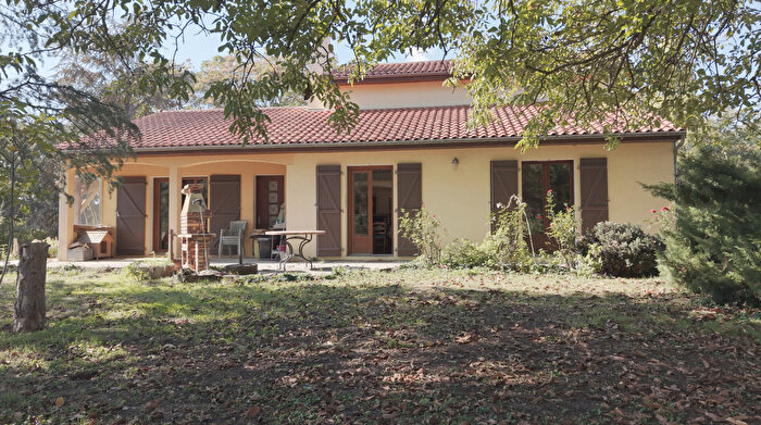 Maison 4 pièces à Civaux, à vendre
