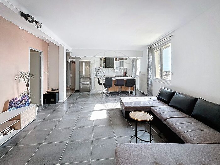 Appartement à vendre - Lunel, Centre-ville, Gare - 5 pièces - 4 chambres