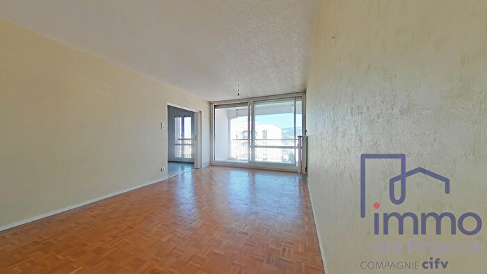 Saint-Étienne, La Cotonne, Montferré, La Chauvetière, Montmartre : Appartement 5 pièces à vendre