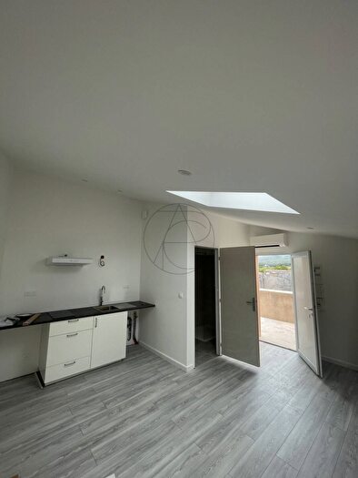 Appartement à louer - Trets - 1 pièce