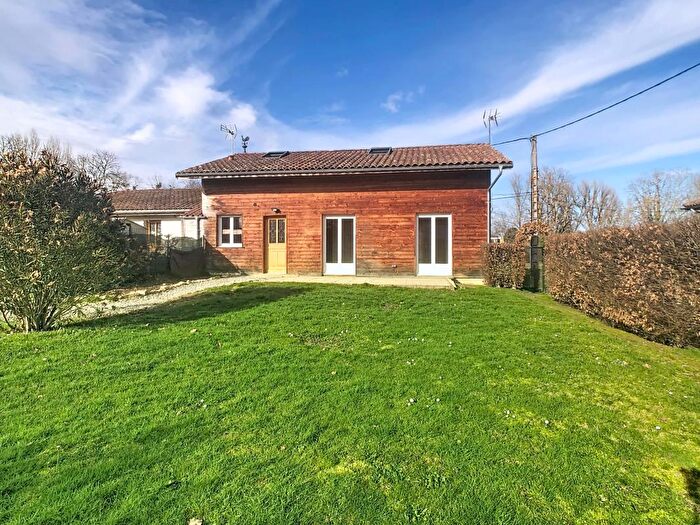 Maison à vendre - Mirande - 4 pièces - 3 chambres