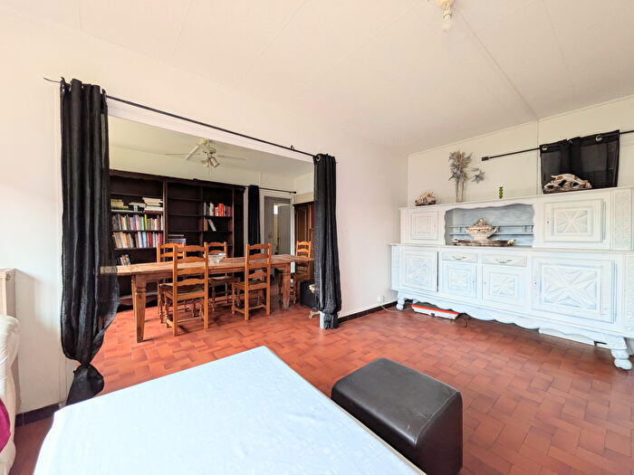 Appartement à vendre - Chenôve, Chenôve - 5 pièces - 3 chambres