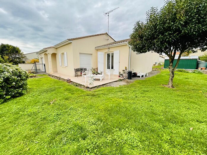 Maison à vendre - Barbezieux-Saint-Hilaire - 6 pièces - 3 chambres