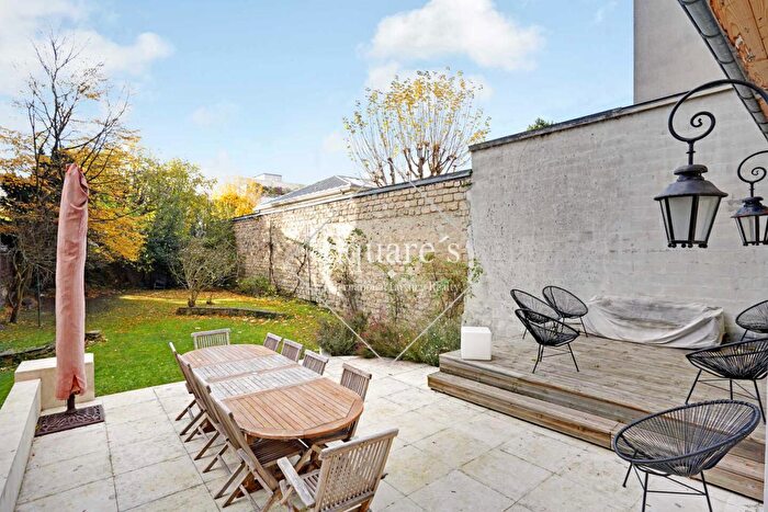 Asnières-sur-Seine, Bécon, Bourguignons : Maison 11 pièces à vendre