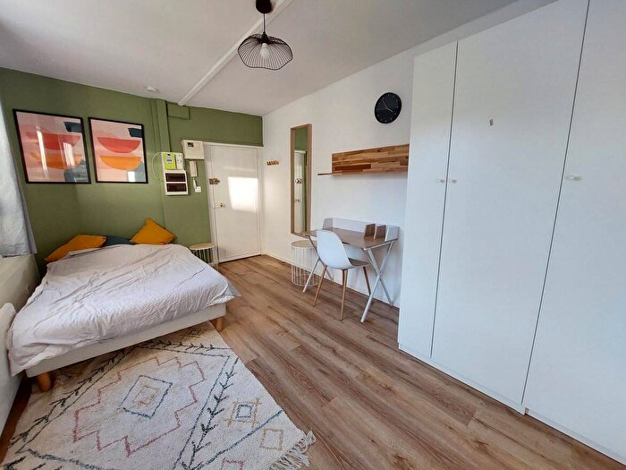 Appartement à louer - Faubourg Saint Catherine-Faubourg de Paris-Le Vignole, Valenciennes - 1 pièce