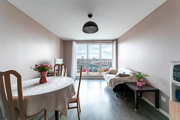 Appartement à vendre - Bondy, Le Saule Blanc - 3 pièces - 2 chambres