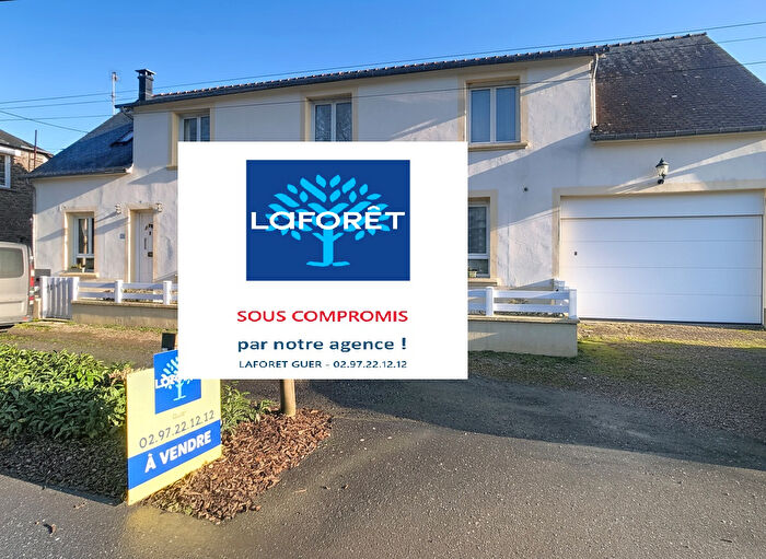 Maison à vendre - Guer - 11 pièces - 9 chambres