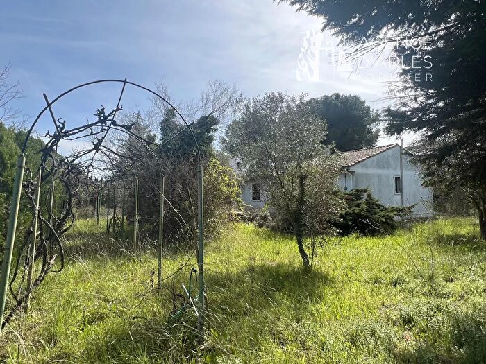 Maison à vendre - Arles, Pont de Crau, Moulès - 3 chambres