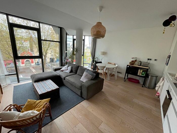 Appartement à louer - Quartiers Ouest, Bourg lEvesque - 3 pièces - 2 chambres