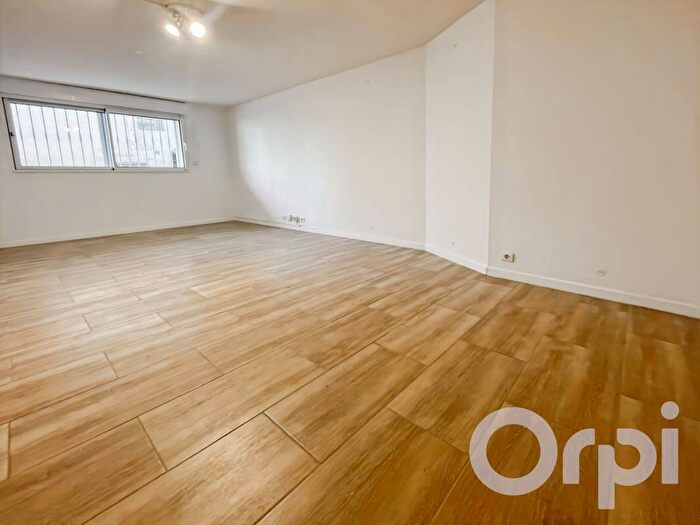 Gres de Tousilles, Bollène : Appartement 1 pièce à louer