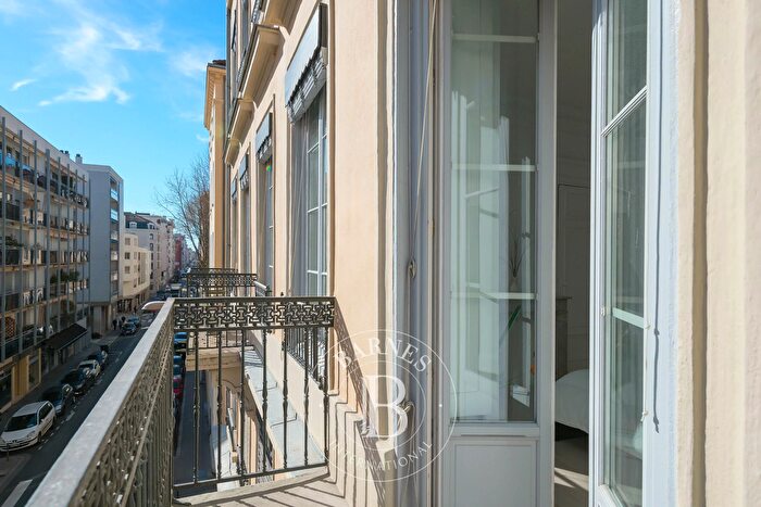 Appartement à vendre - Lyon e  - 4 pièces - 3 chambres