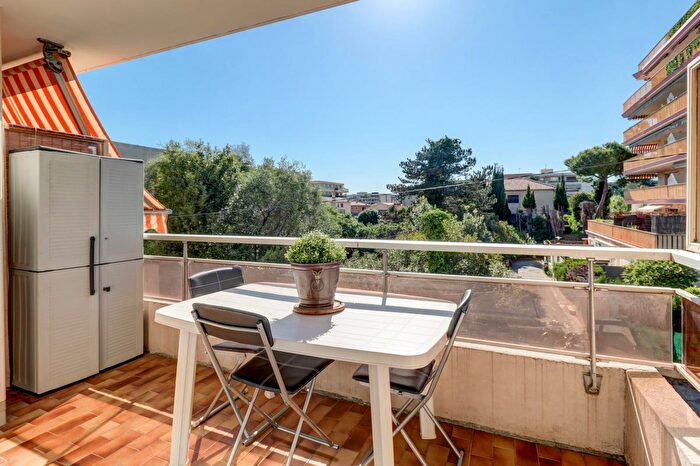 Saint-Laurent-du-Var, Bord de Mer, Port de Plaisance : Appartement 2 pièces à vendre
