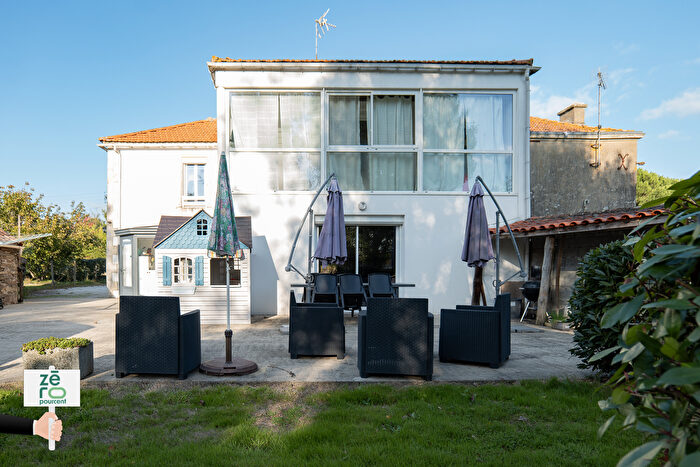 Maison à vendre - Chaillé-sous-les-Ormeaux - 8 pièces - 5 chambres