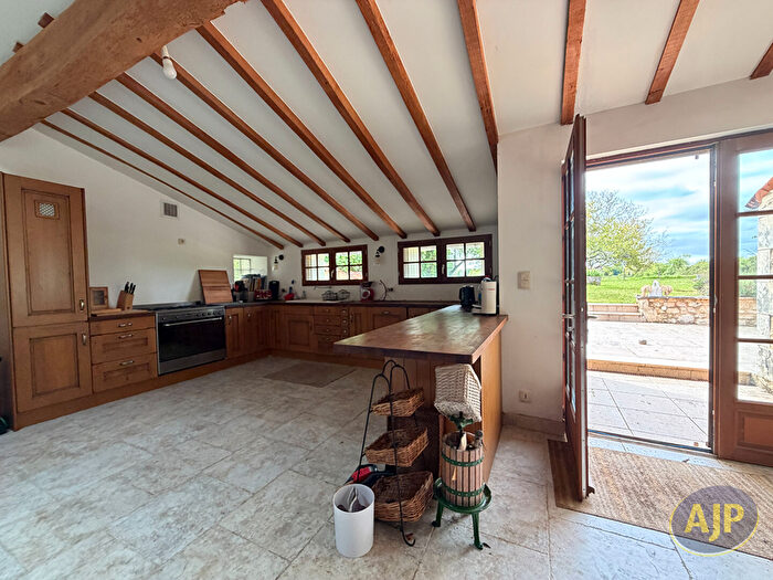 Mazerolles - Maison 8 pièces à vendre